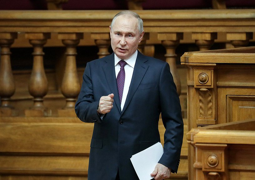 Выступление Президента РФ Владимира Путина перед участниками заседания Совета законодателей при