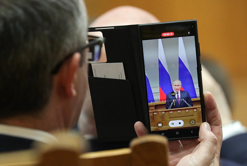 Выступление Президента РФ Владимира Путина перед участниками заседания Совета законодателей при